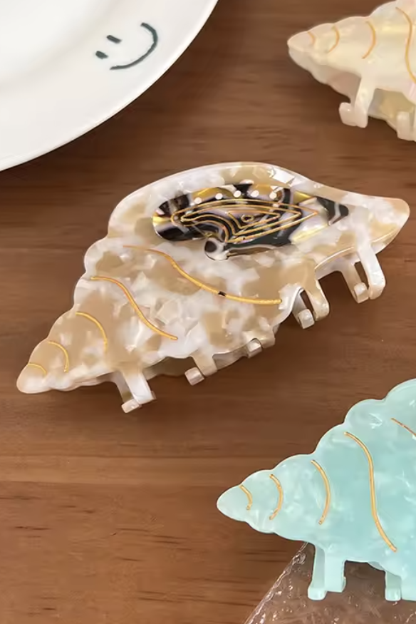 Conch Hair Claw - Brown